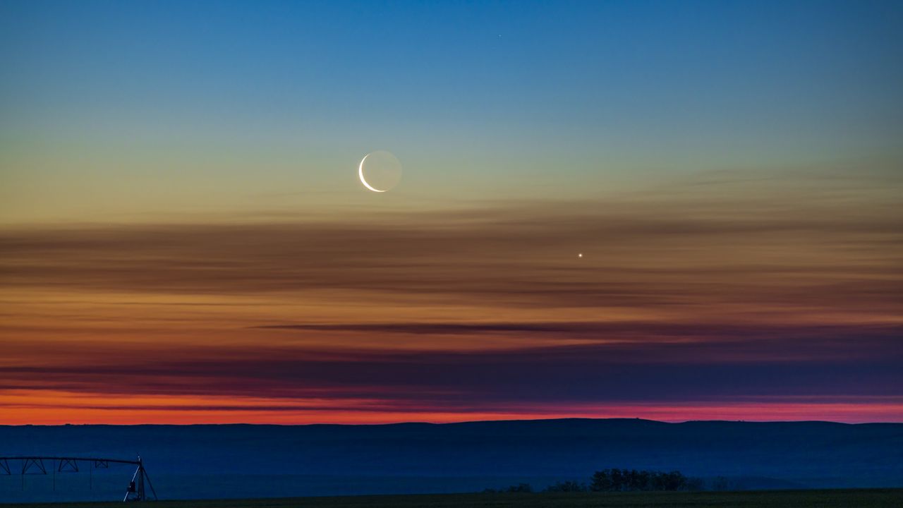 Venus and a razor-thin moon steal the show after sunset tonight
