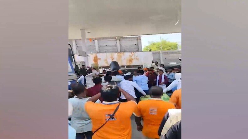 Video: Chaos at Maharashtra petrol pump as fuel shortage triggers ...