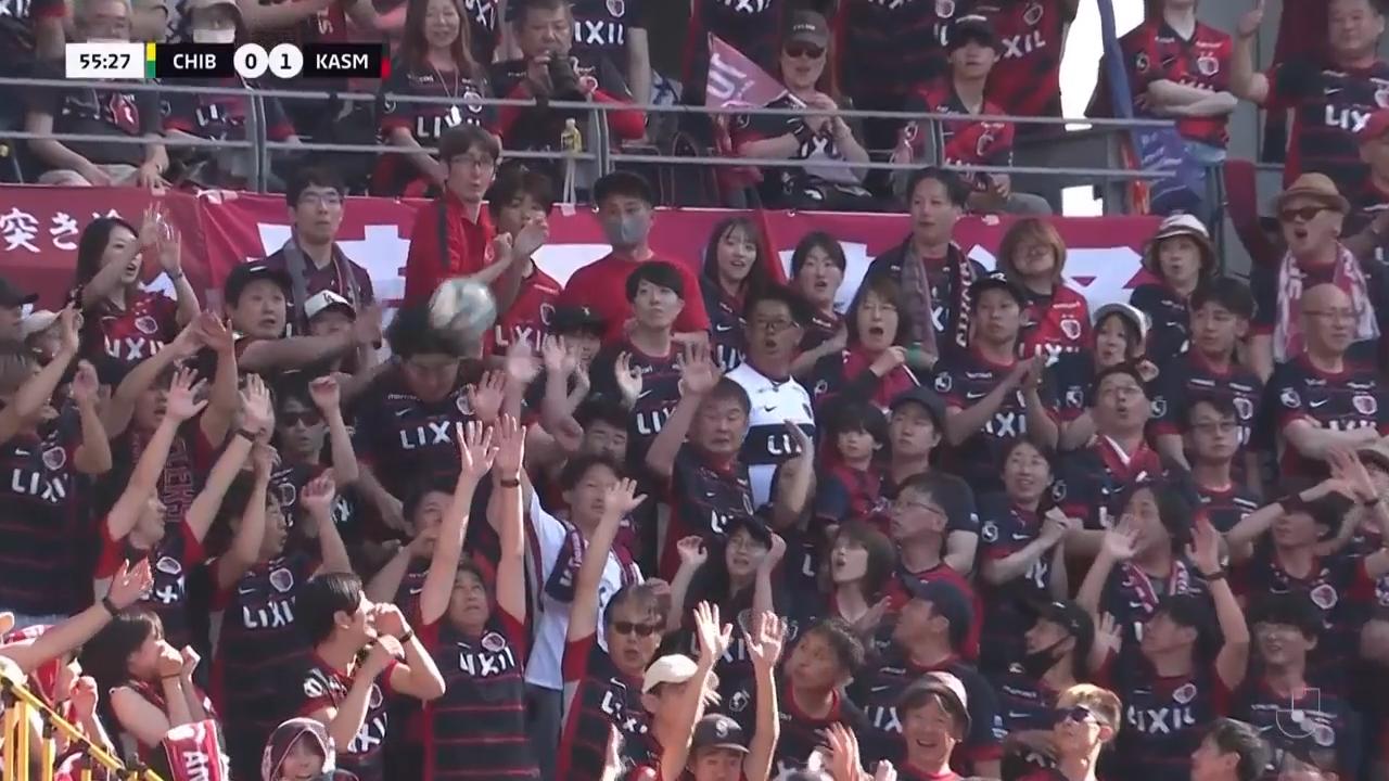 Moment: What a header! Fan's mighty clearance goes viral