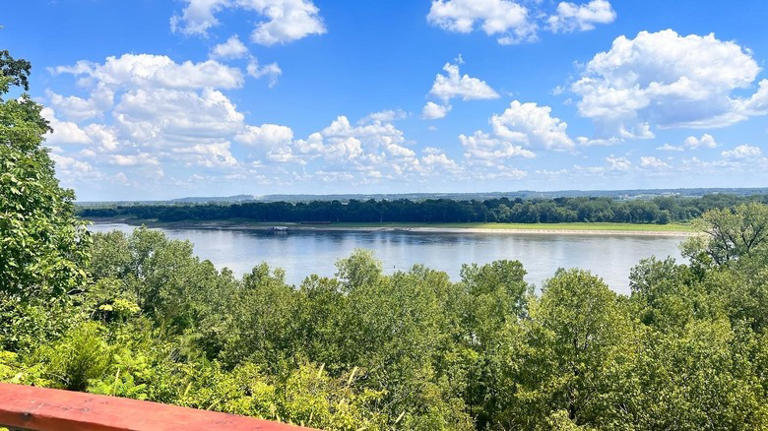 Missouri's scenic St. Louis suburb is an affordable community with ...