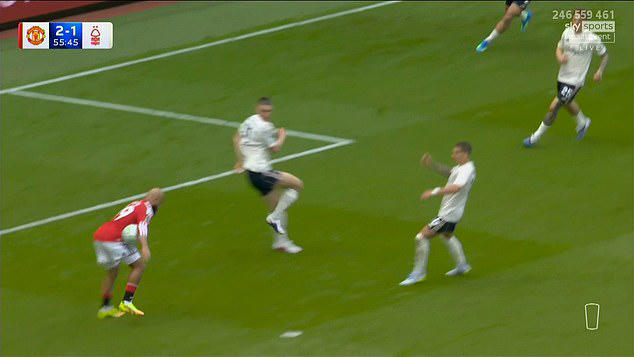 Gary Neville tells referee he's had an 'absolute shocker' after ...