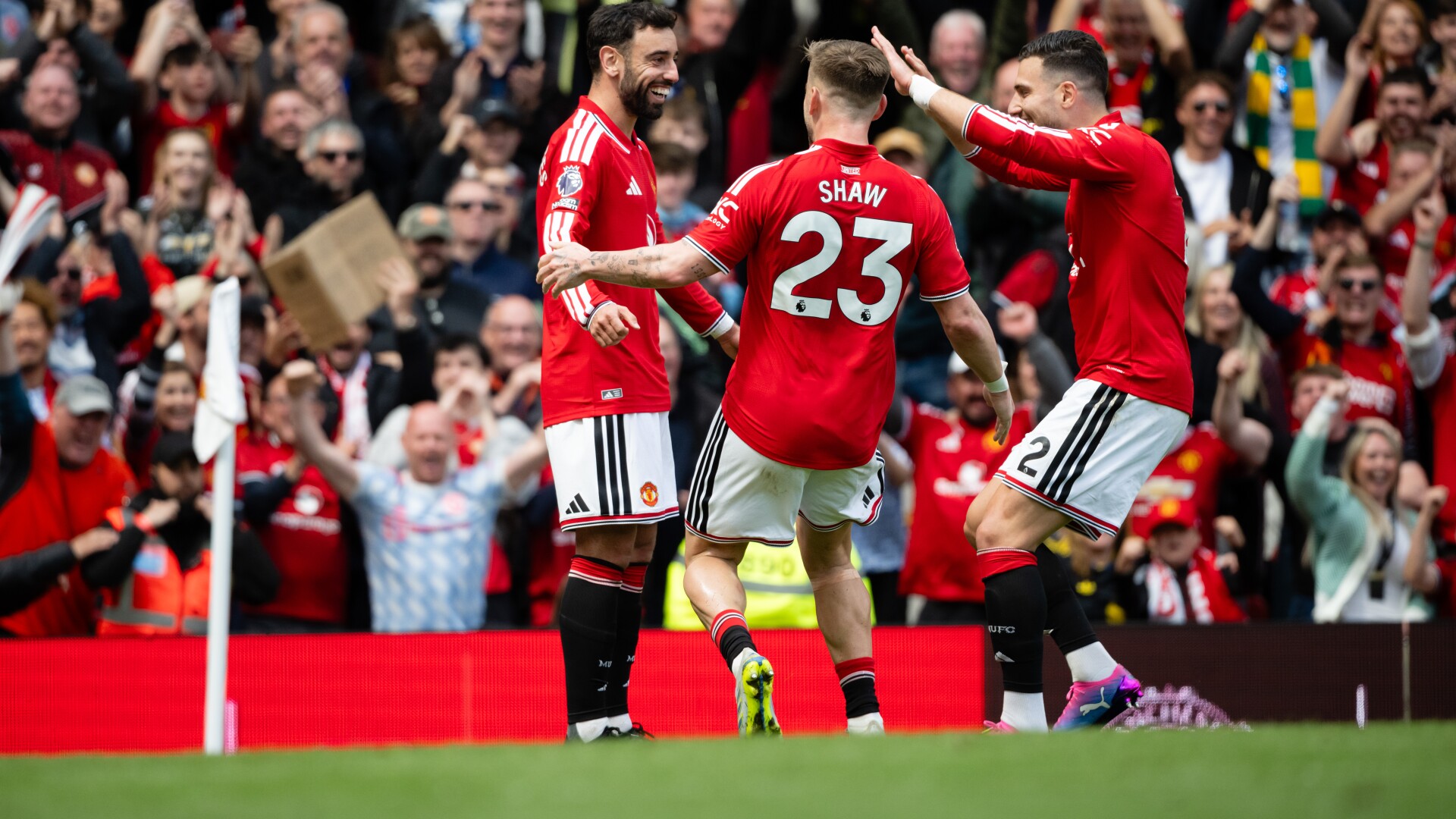 Manchester United 3-2 Nottingham Forest: Fernandes equals assist record ...