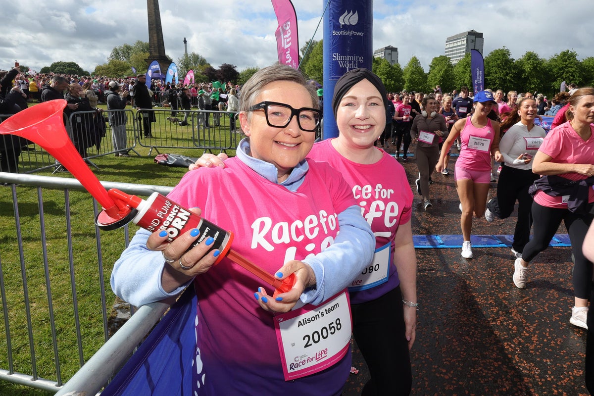 Friends who were diagnosed with cancer weeks apart launch charity run