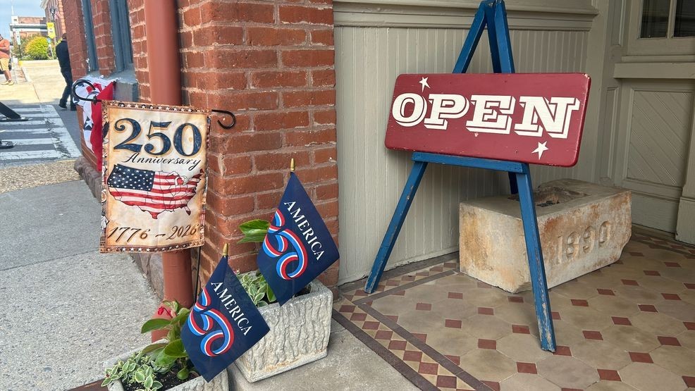 Downtown Bedford keeps patriotic displays up for D-Day Memorial, Bower ...