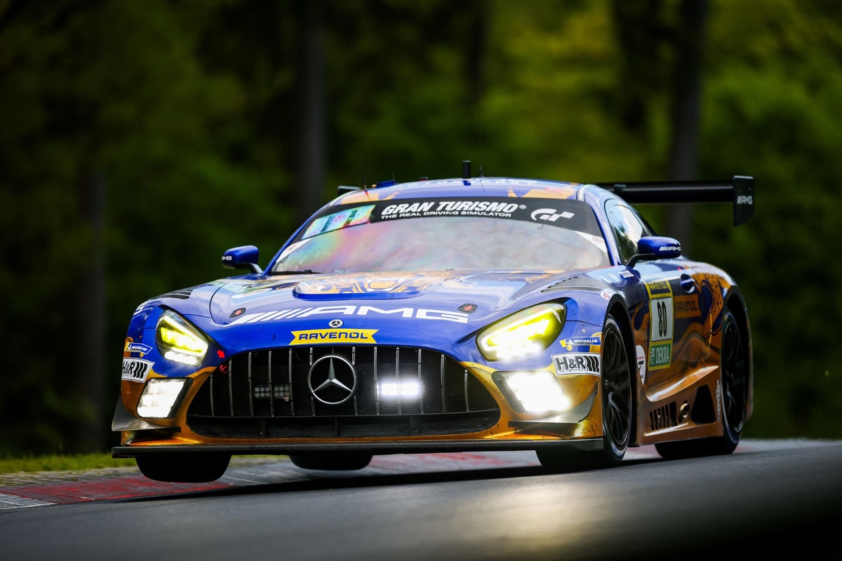 Nurburgring 24 hours: Mercedes win despite late failure for Verstappen ...