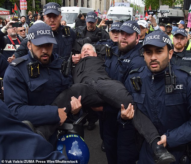 Police hunt 7 suspects from pro-Palestine rally for hate crimes after ...