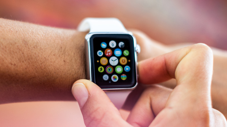 5 essential Apple Watch tips you need to know before your next flight