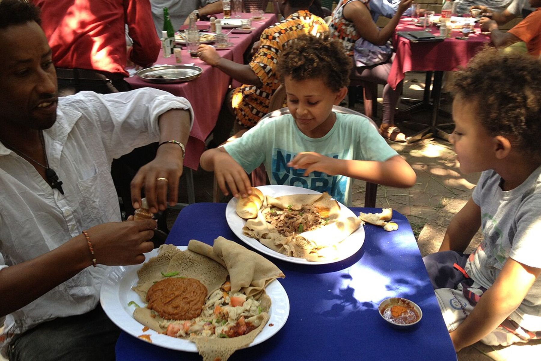 10 social rules around eating and sharing around the world