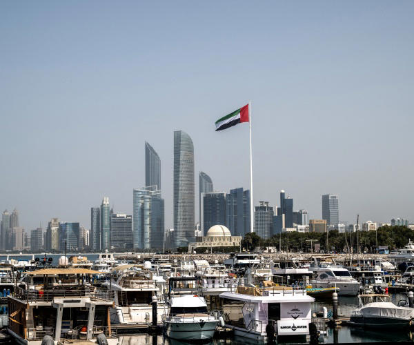Report: US urges UAE to seize Iran's Lavan Island