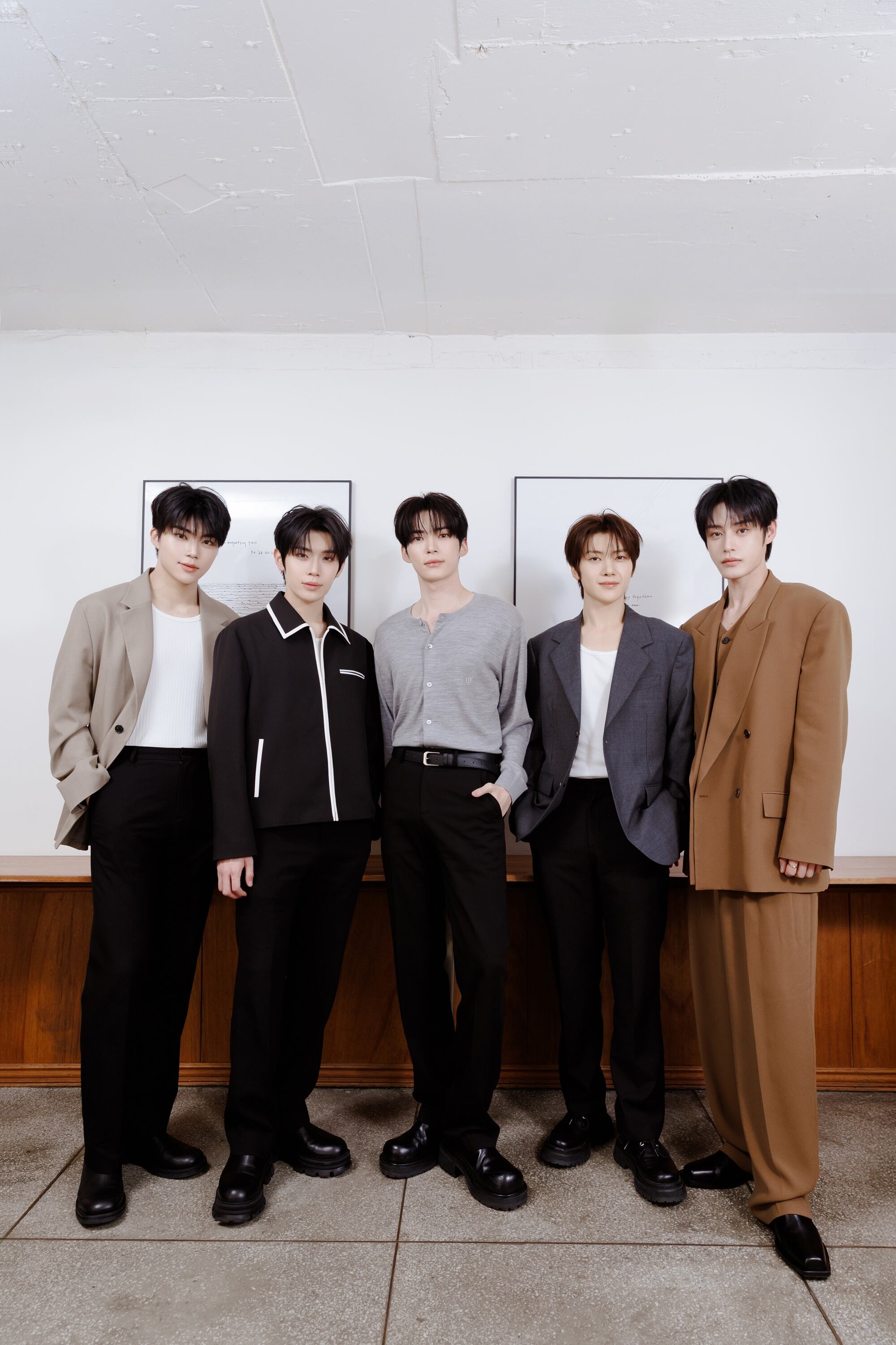 Zero Base One's Jebewon Ascend as Five-Member Group with *TOP5*