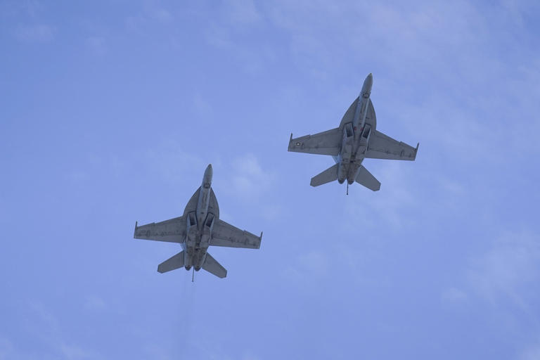 Two F-18s collide at Idaho air show; all four crewmembers safe after ...