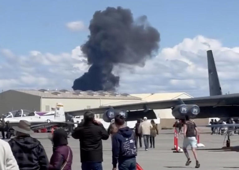 Midair jet collision forces lockdown at Idaho Air Force base show