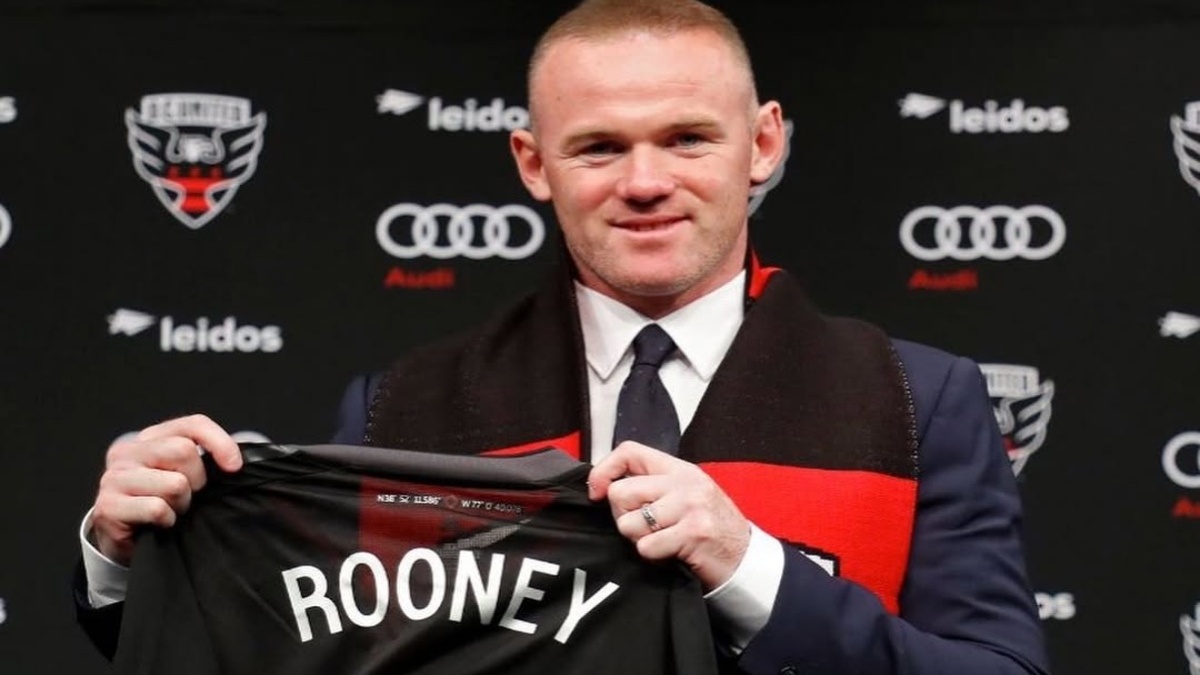 Soccer: Wayne Rooney may need surgery after hurting his wrist stopping ...