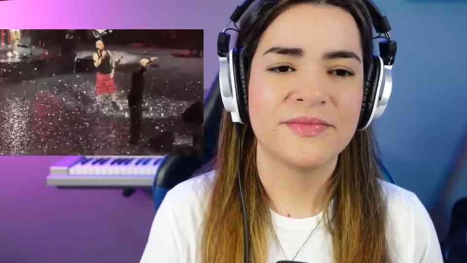 Reaccionando a Ke Personajes y Abel Pintos en vivo