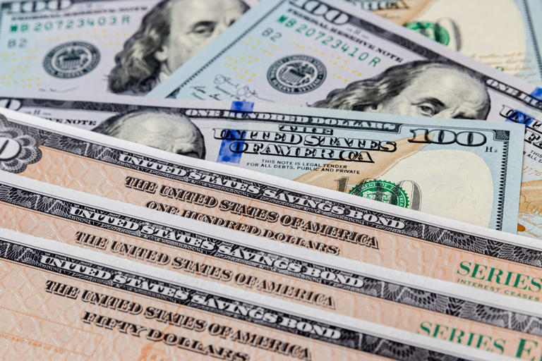 The top foreign holders of US debt may soon dump Treasury bonds and ...