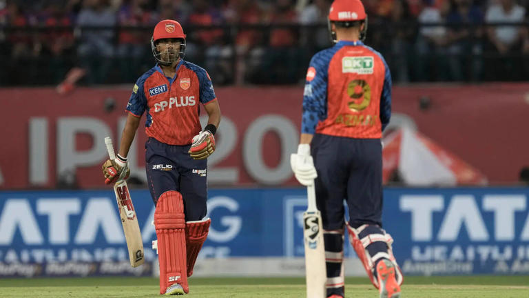 Royal Challengers Bengaluru Defeats Punjab Kings to Secure IPL Knockout ...