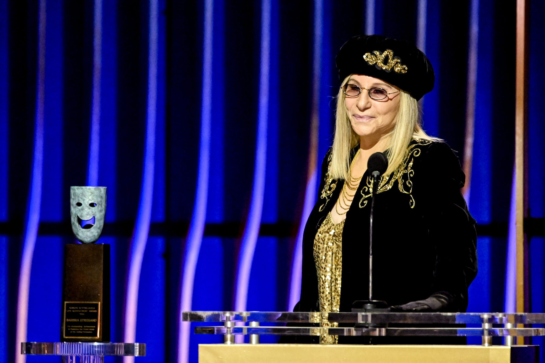 Barbra Streisand to miss Cannes closing ceremony due to knee injury