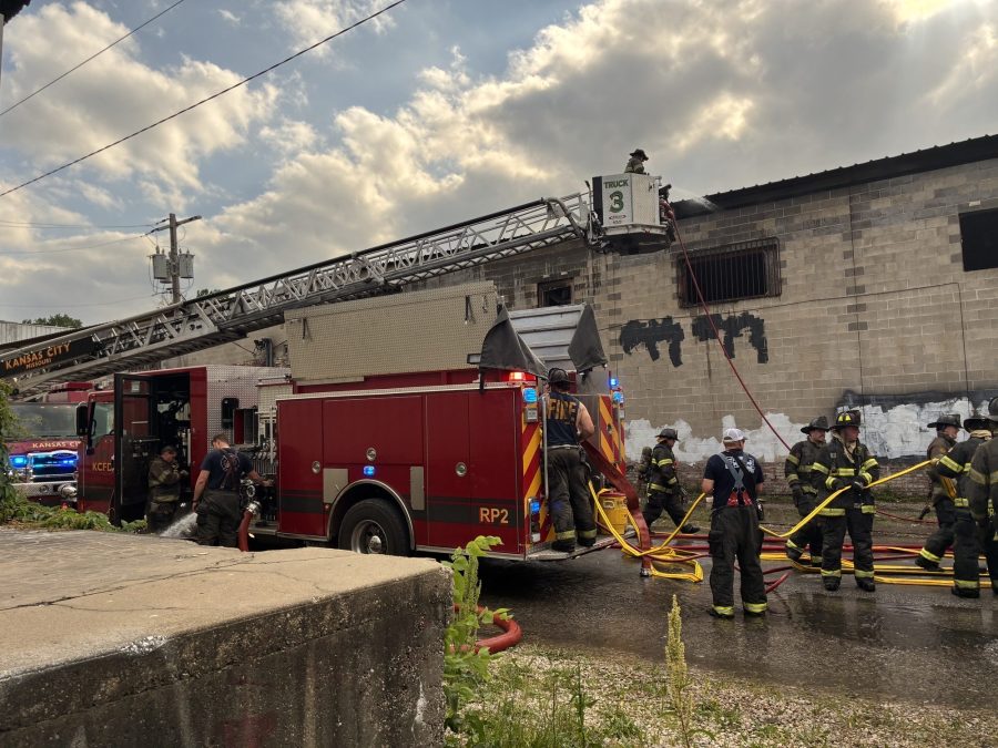 Crews battle warehouse fire in Kansas City Sunday