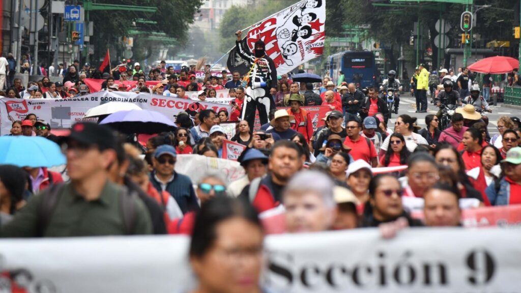 CNTE define huelga nacional tras asamblea; alistan movilizaciones ...
