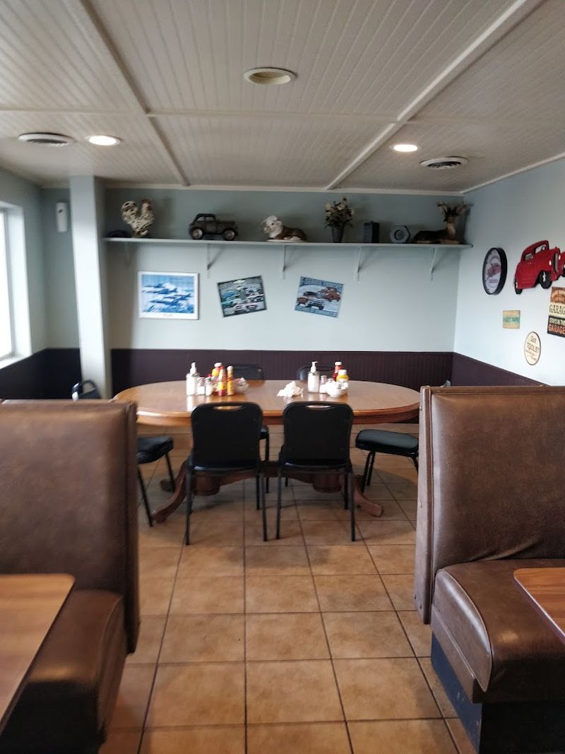 Locals swear the chicken fried steak at this small Missouri café is ...