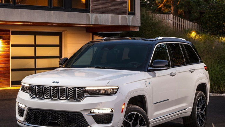 Jeep Grand Cherokee 4xe owner gets stuck with the bill after thermal ...