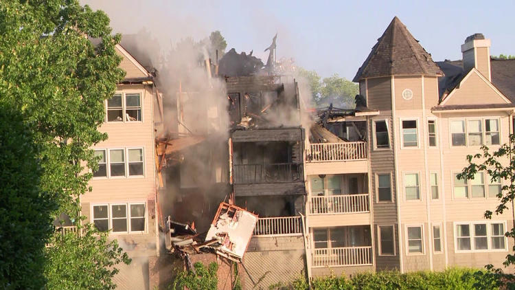 Firefighters battle fire at condominiums on Lake Wylie for hours ...