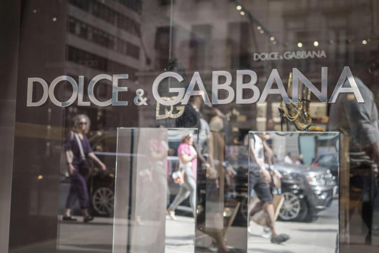 Blitzeinbruch am Ku'damm: Dieb fährt in Filiale von Dolce & Gabbana