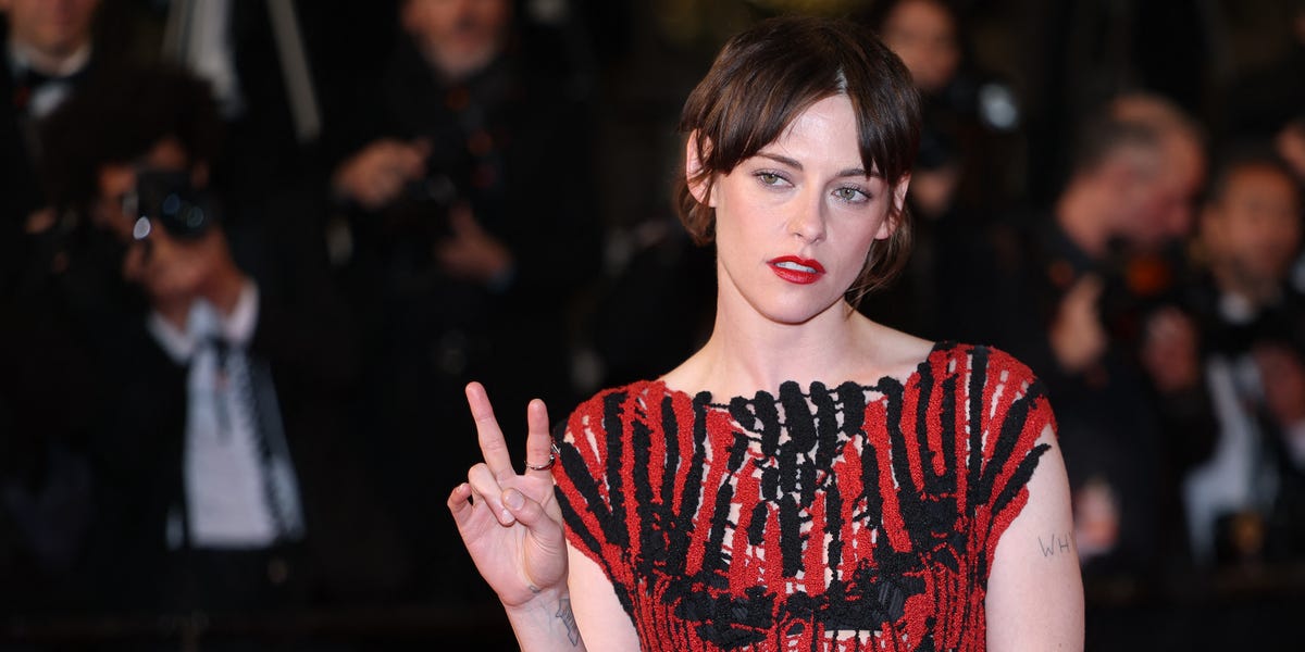 Kristen Stewart can't stop wearing sneakers with her Chanel