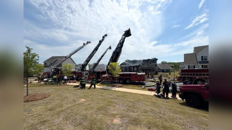 3 firefighters hurt after responding to Indian Land fire