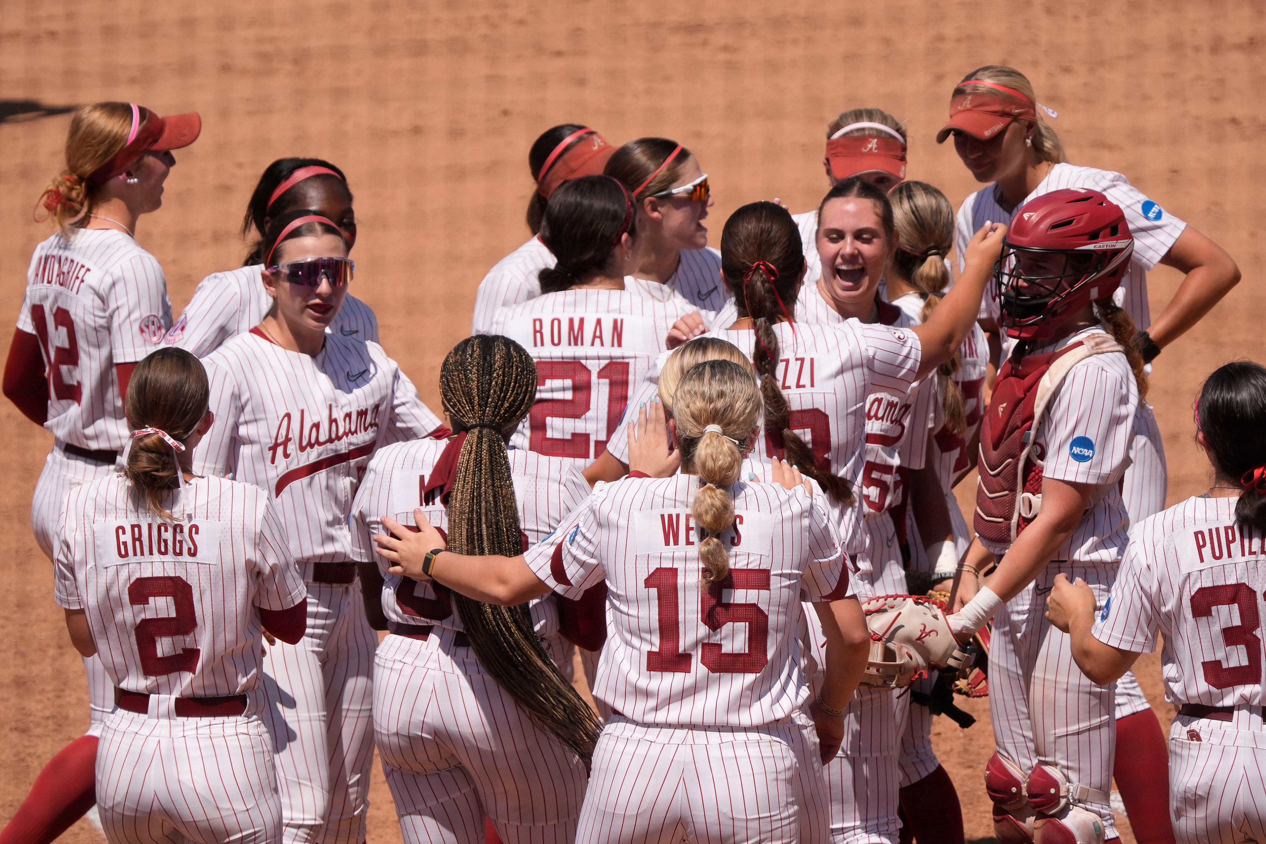 Who's in Super Regionals? Updated bracket, schedule for NCAA Softball ...