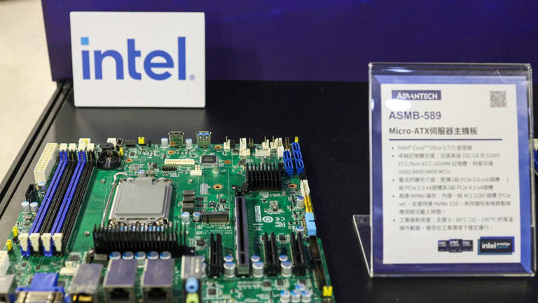 Billionaire Chase Coleman's Tiger Global bets $180M on surging Intel stock