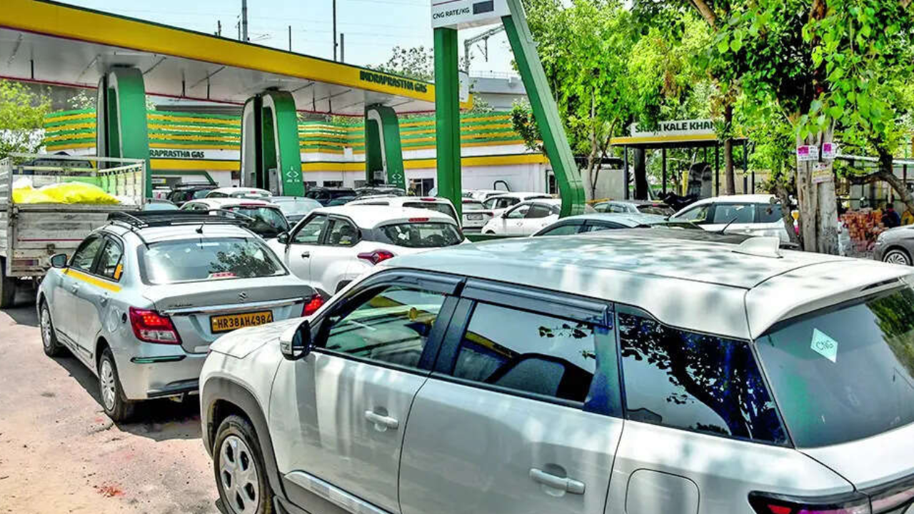 IGL hikes CNG price for 2nd time in 3 days in Delhi; to cost Rs 80, up ...