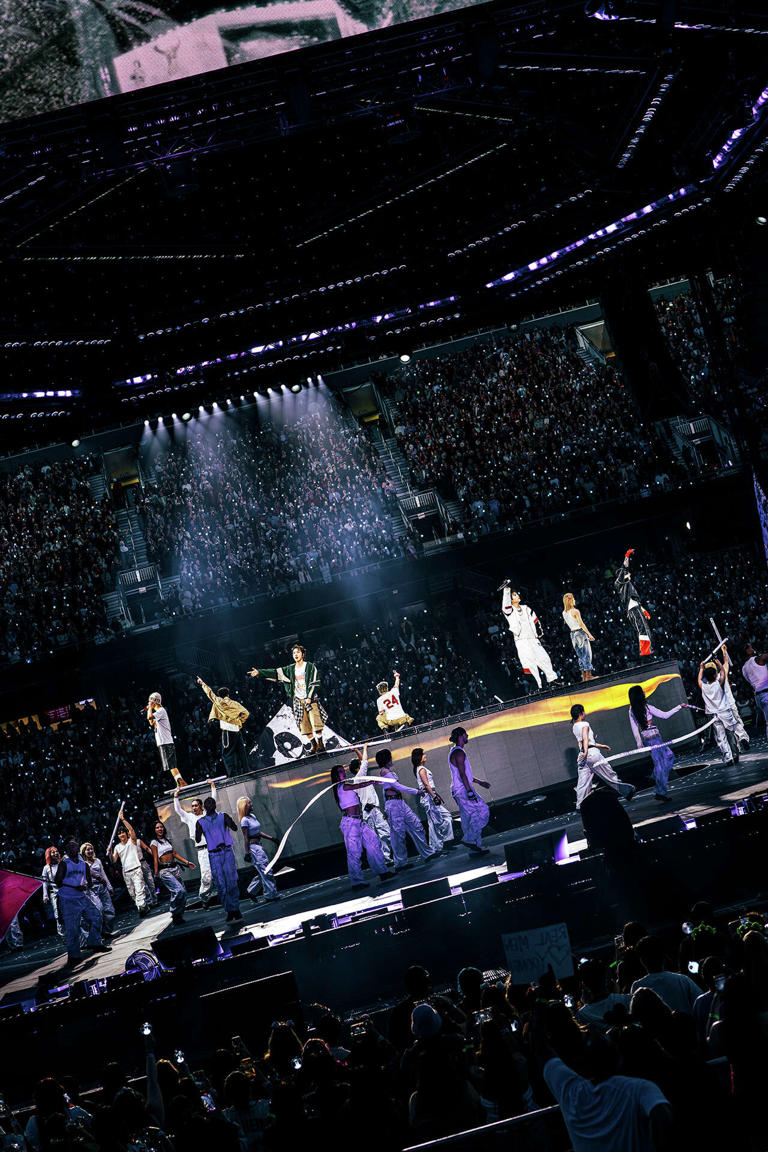 A little embarrassing: BTS overcomes early start at Stanford Stadium