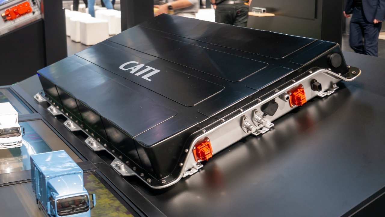 CATL just unveiled battery architectures that resemble solid-state ...