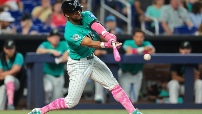 MLB: Unexpected Dominican star boasts the highest batting average in ...
