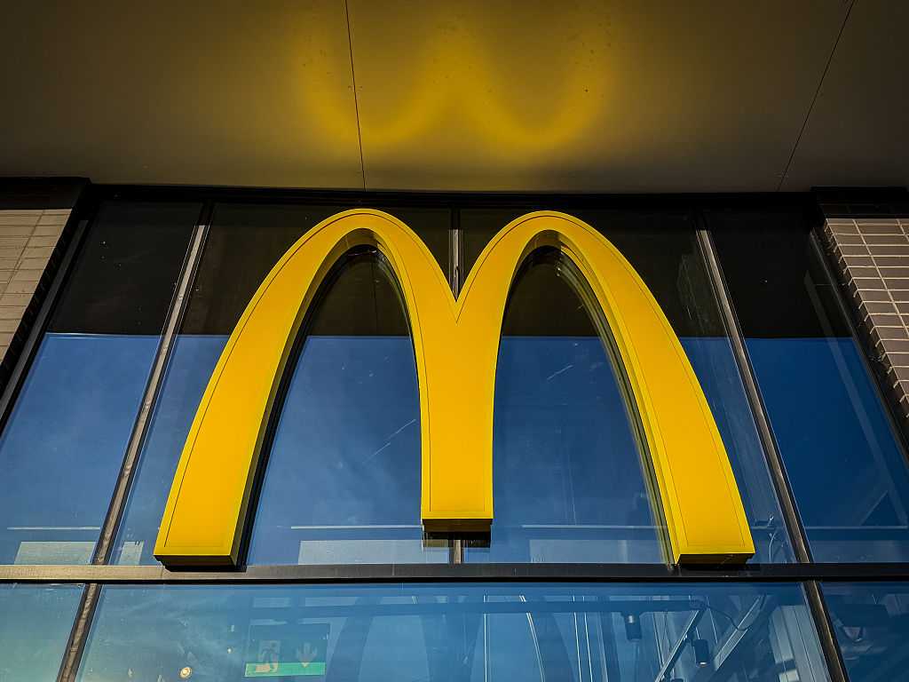 New England McDonald's manager charged with licking, spitting on ...