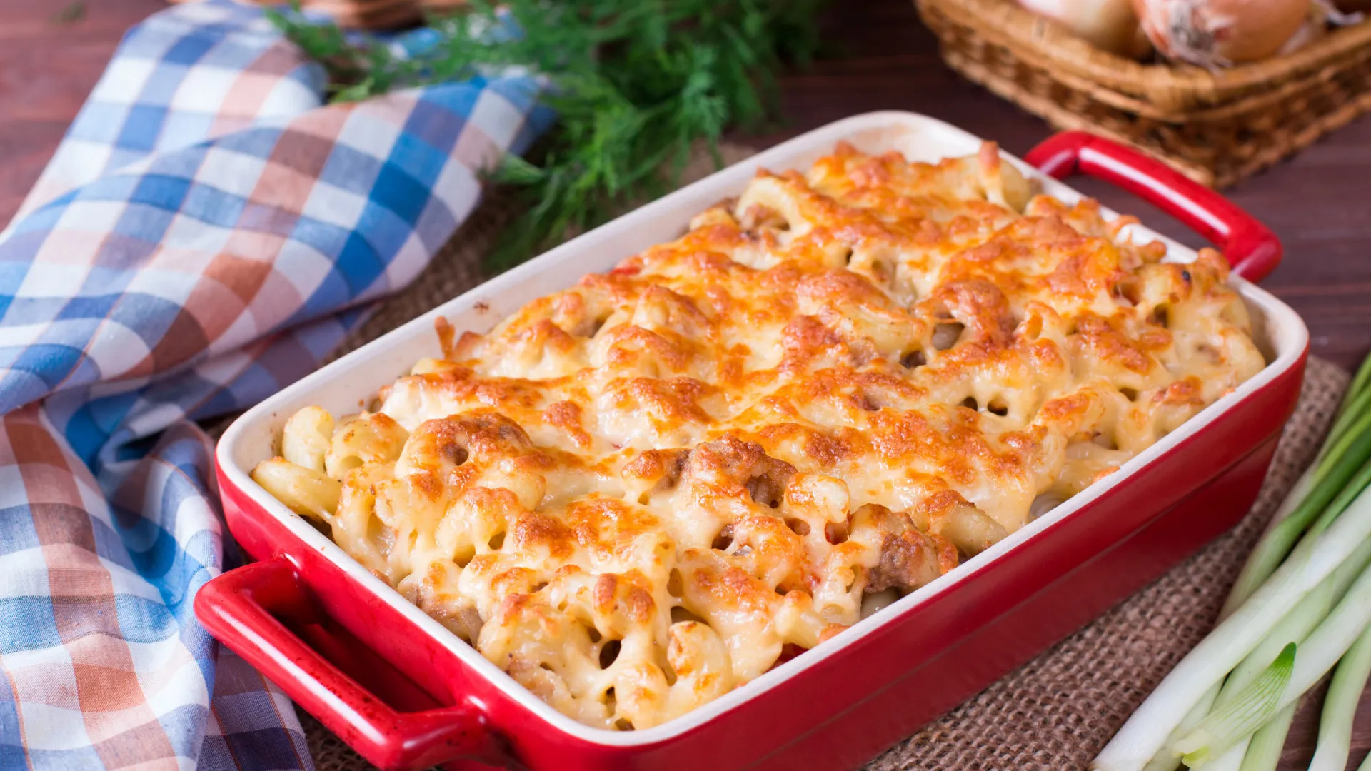 Esta massa gratinada no forno é deliciosa e ideal para levar na marmita