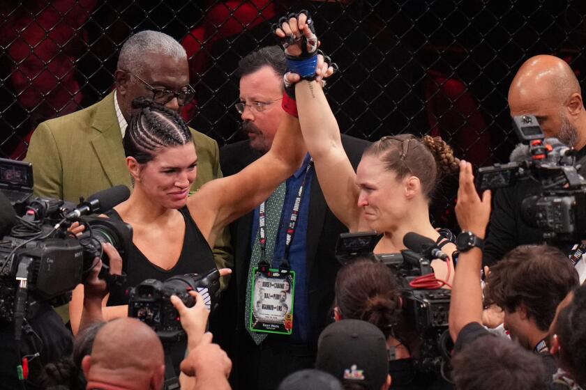Ronda Rousey Defeats Gina Carano In 17 Seconds At A High Profile Mma