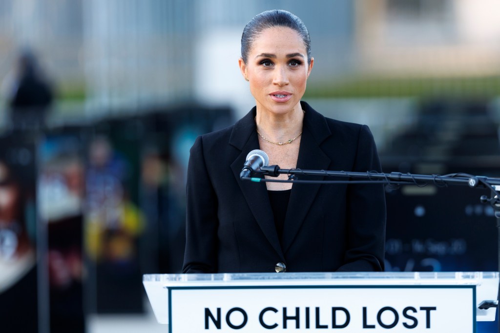 Meghan Markle delivers powerful speech on dangers of online bullying at ...