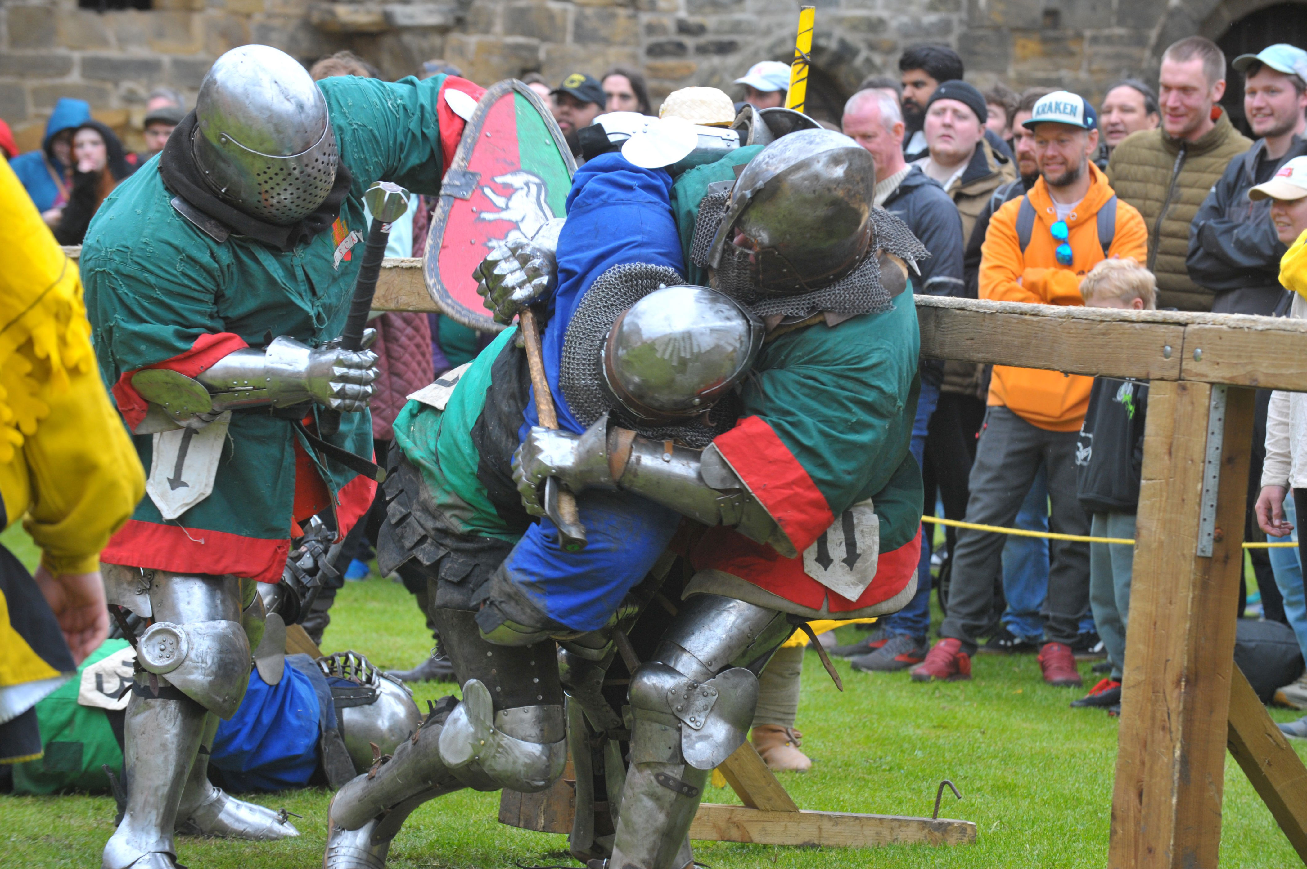 20 brutal photos as medieval-style fighting competition held at ...