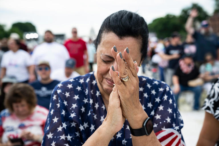 'Pray without ceasing.' Trump, aides rally Christian faithful on ...