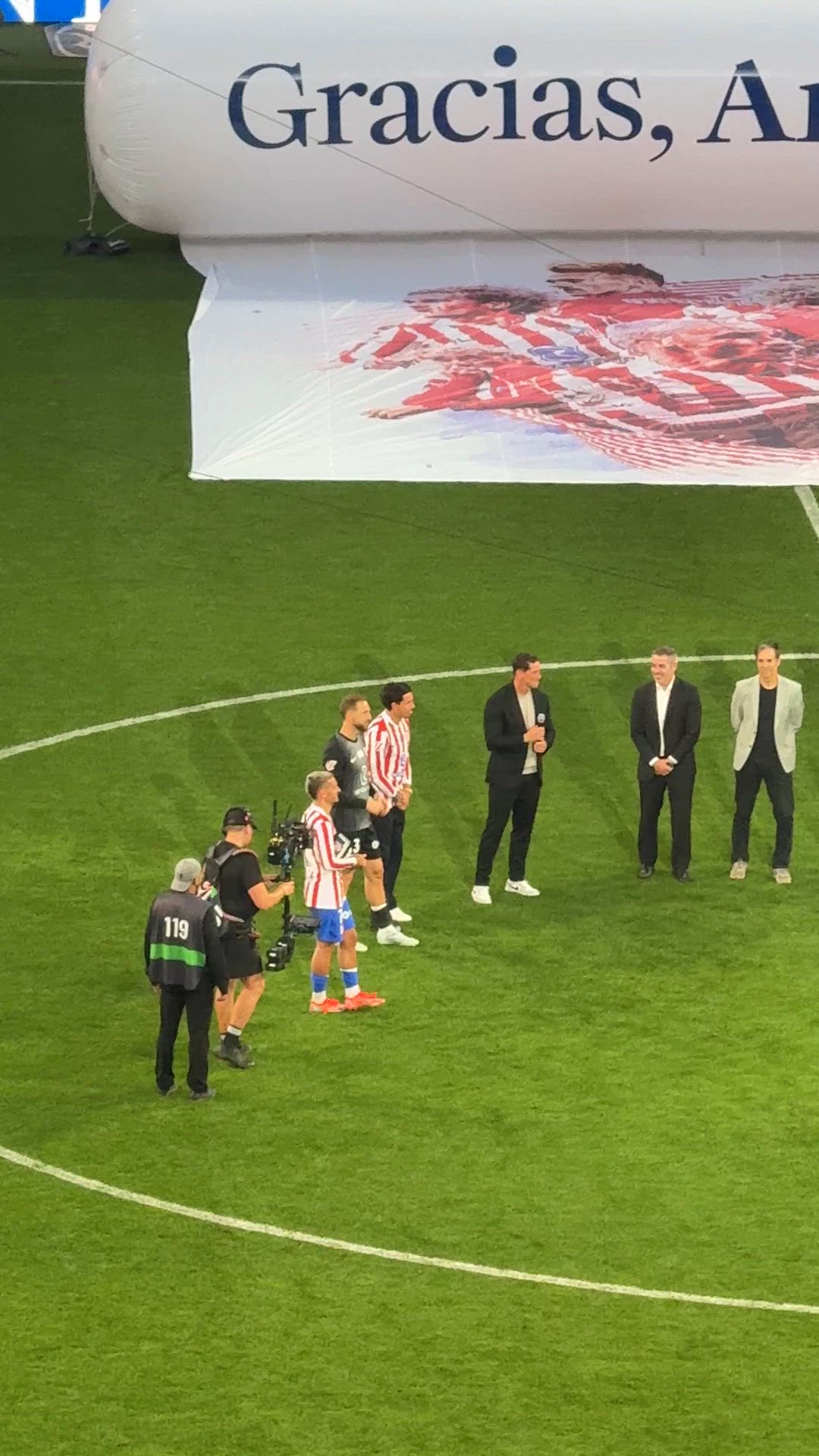 La despedida de Torres a Griezmann: su homenaje particular
