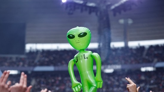 Four different alien species retrieved from crashed UFOs, claims former ...