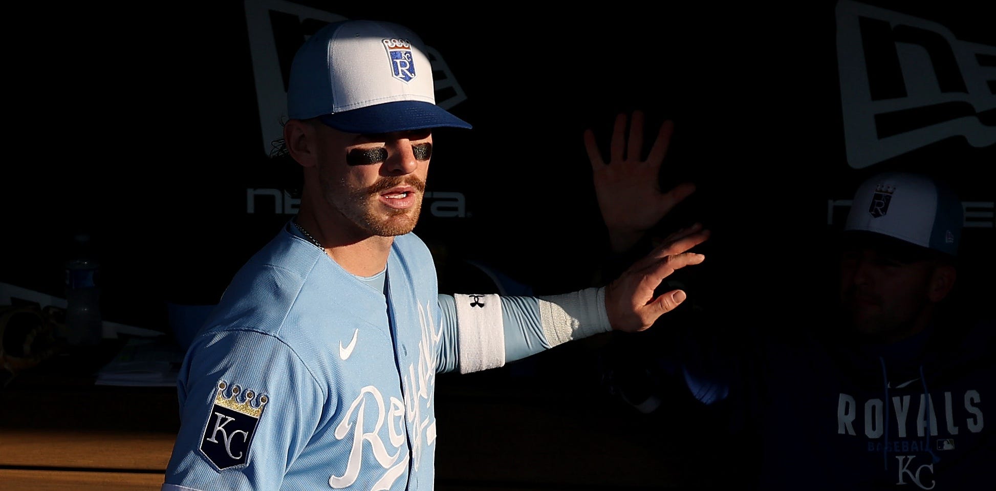 Bobby Witt Jr. completely fooled a base runner to save a run after wild ...