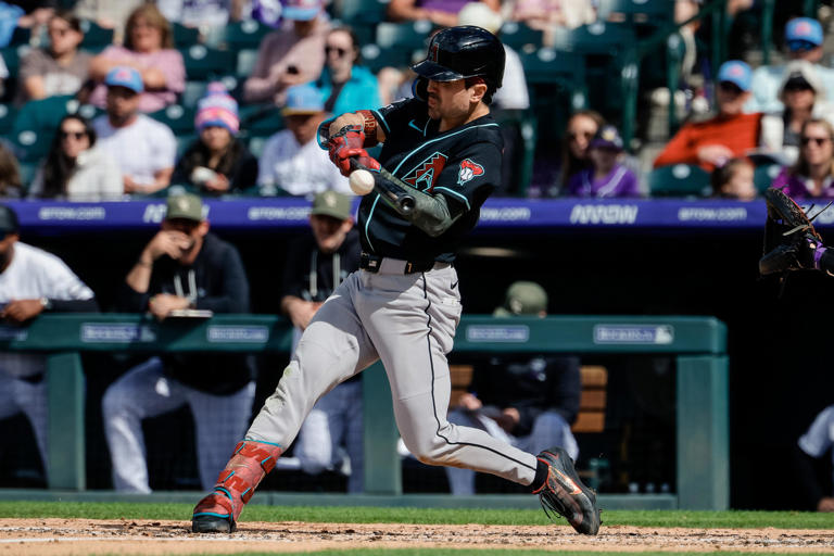 Diamondbacks build big lead, hold off Rockies in road trip finale