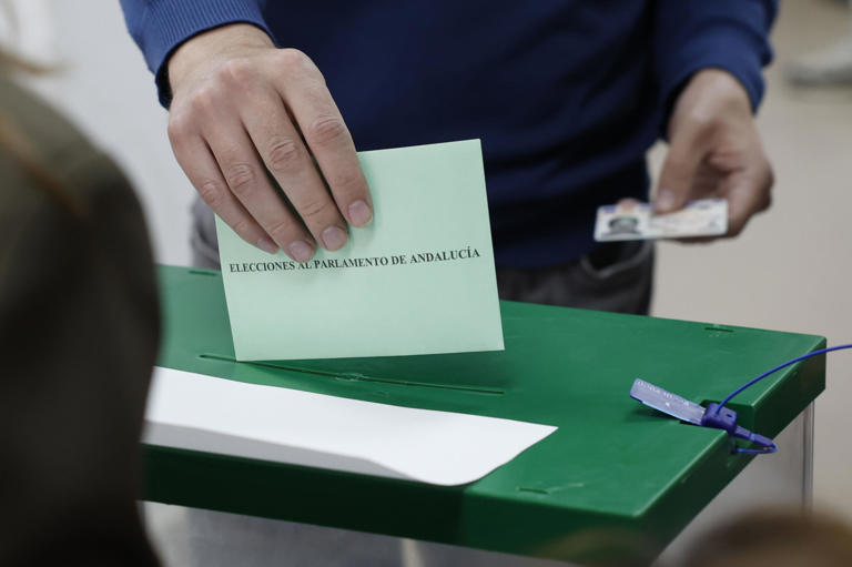 Il PP vince in Andalusia ma dipende da Vox, il PSOE resiste