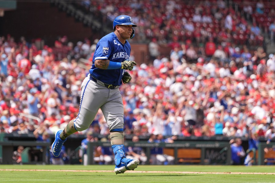 Royals shut out Cardinals to end 6-game losing streak