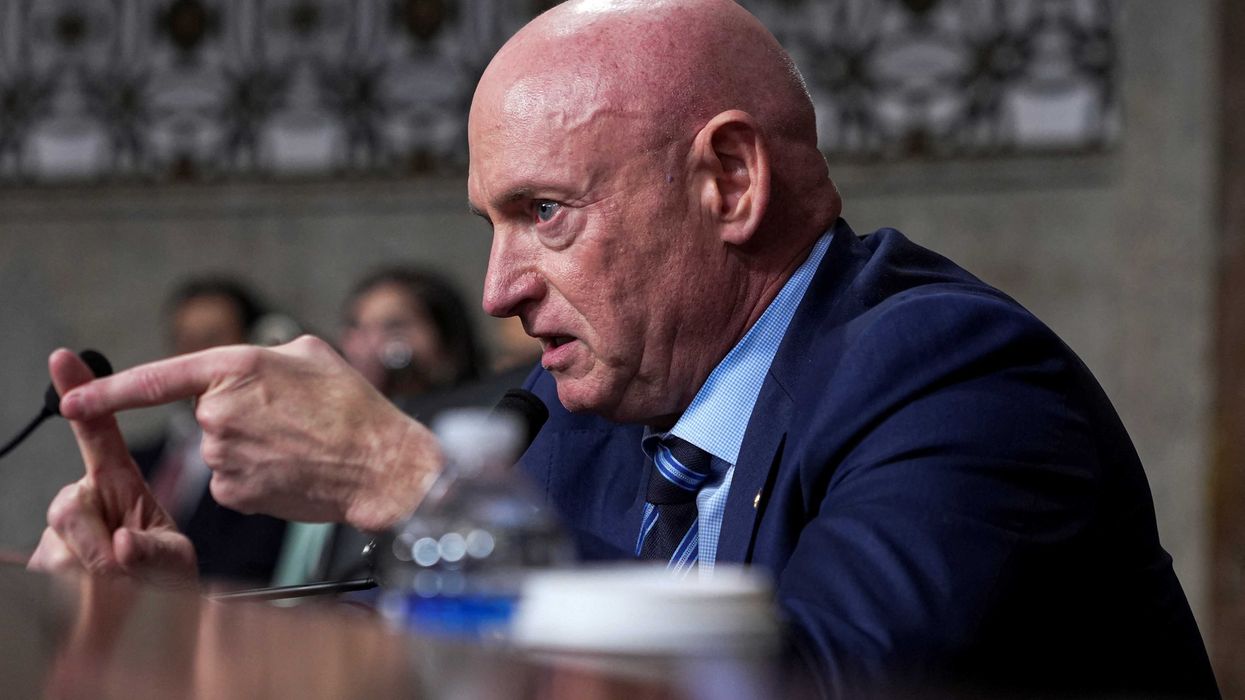 Trump's retaliation against Mark Kelly called out by retired military ...