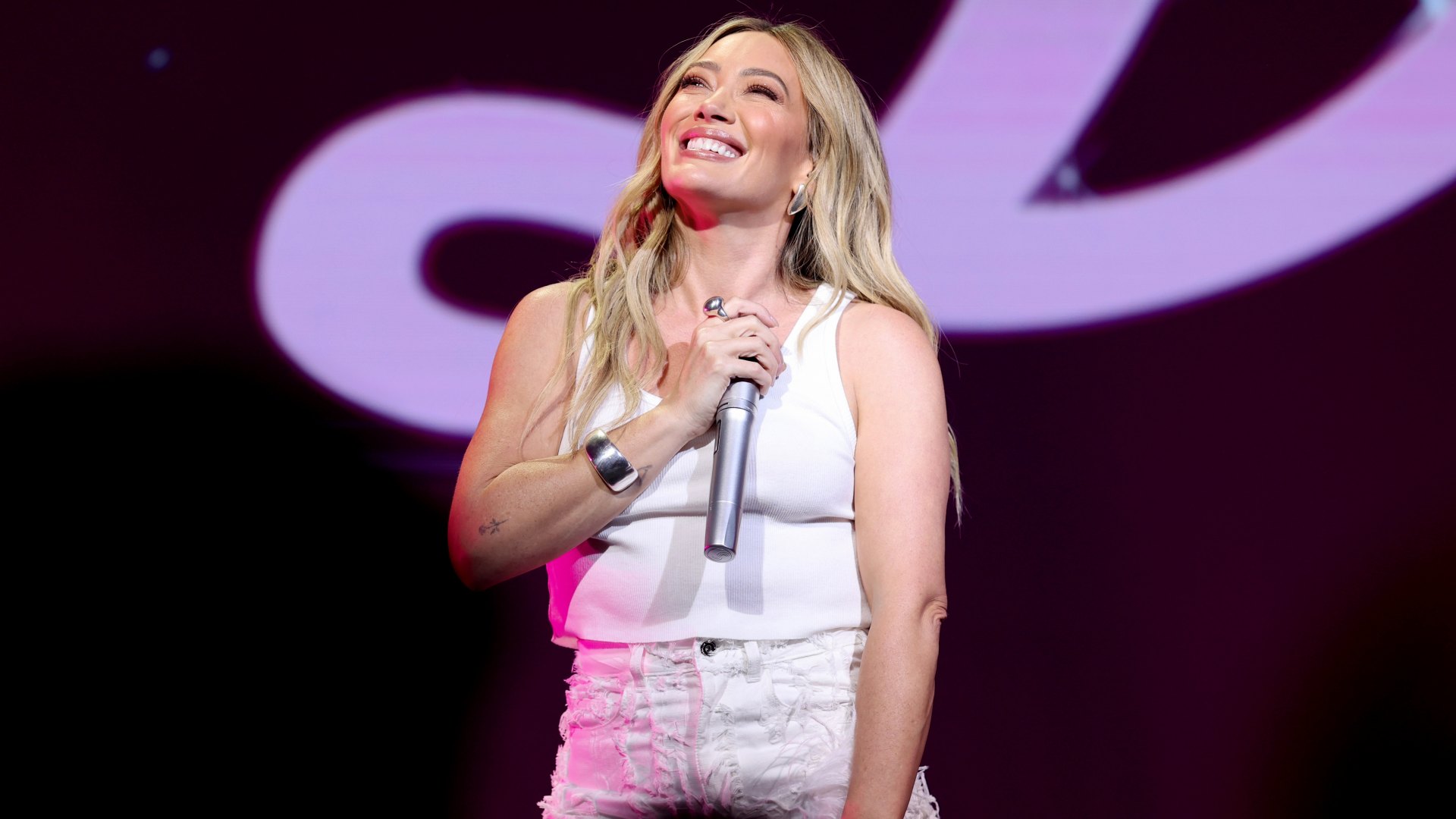 Hilary Duff's beachy hair secret is $29 on Amazon
