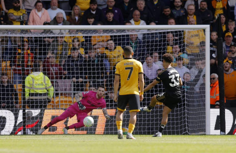 Premier League round-up as Leeds and Sunderland win while Brentford ...